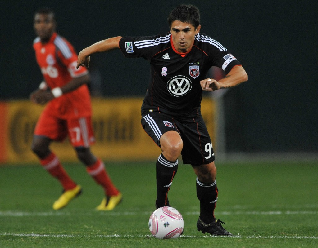 Soccer Great Jaime Moreno Could Lose Eye After Freak Golfing Accident ...