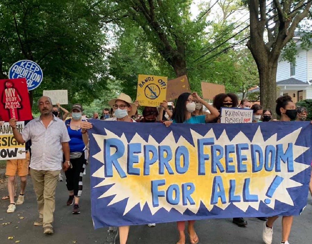 Protesters Rally in Chevy Chase for Reproductive Freedom - Montgomery ...