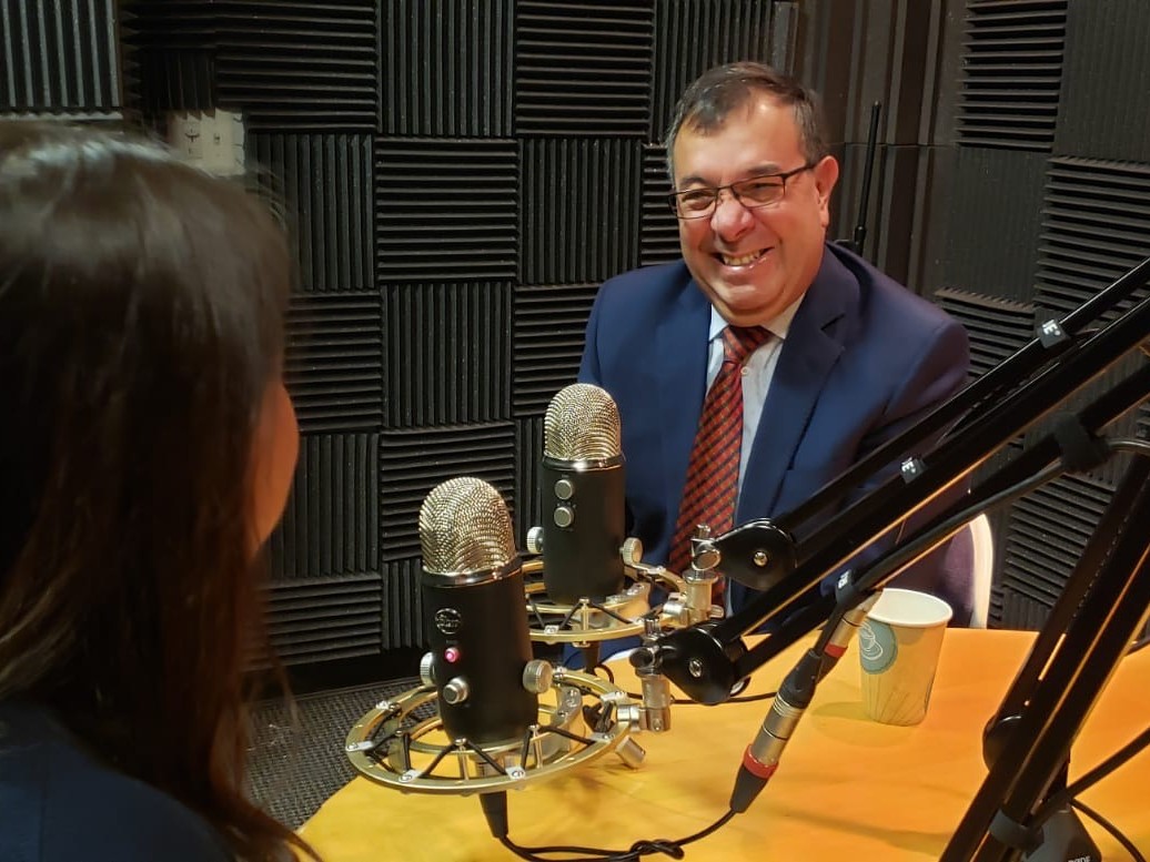 Hola Montgomery El Podcast: Daniel Parra más allá de ayudar a ...